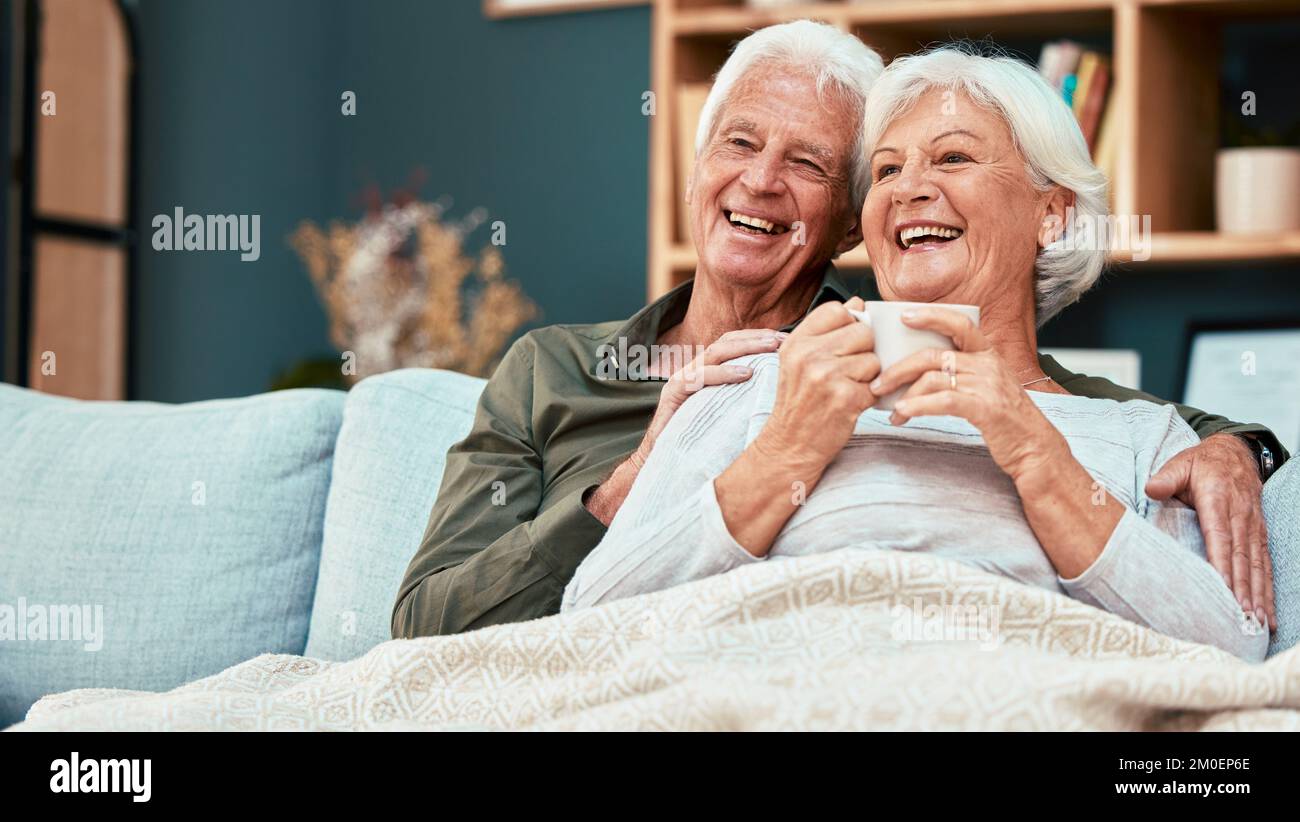 Old man watching tv hi-res stock photography and images - Alamy