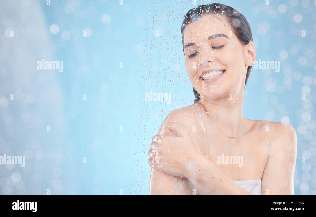 Water drops shower hi-res stock photography and images - Alamy