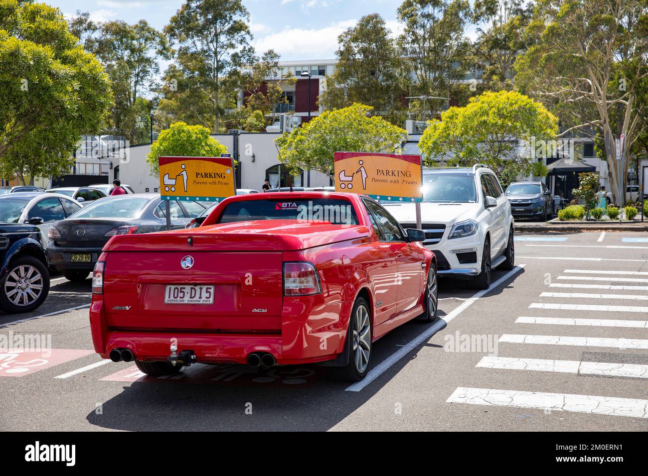 Red holden ute vehicle hi-res stock photography and images - Alamy