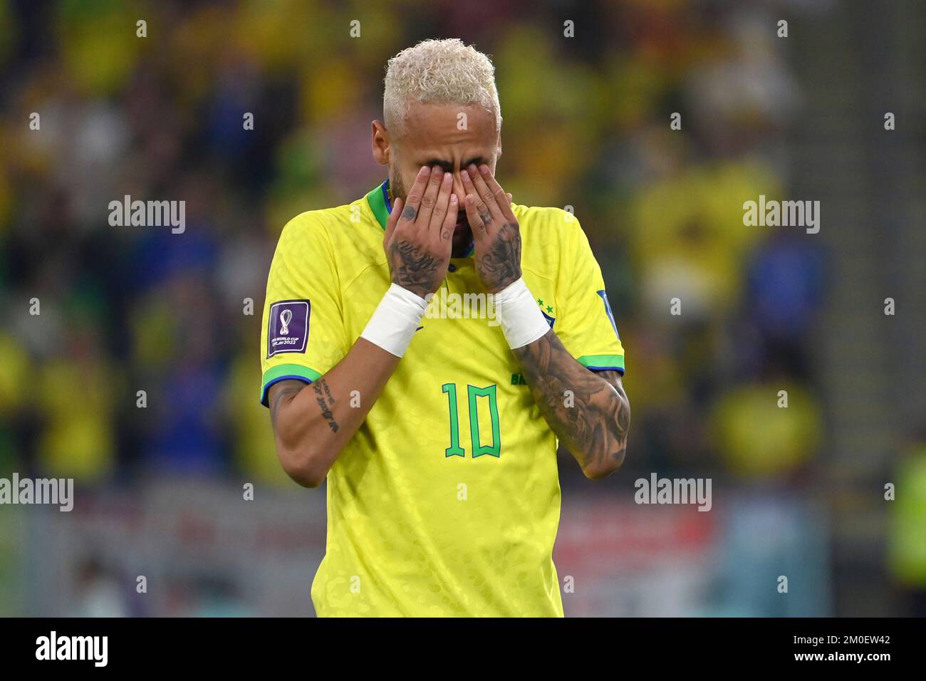 NEYMAR (BRA), claps his hands in front of his face, disappointment ...