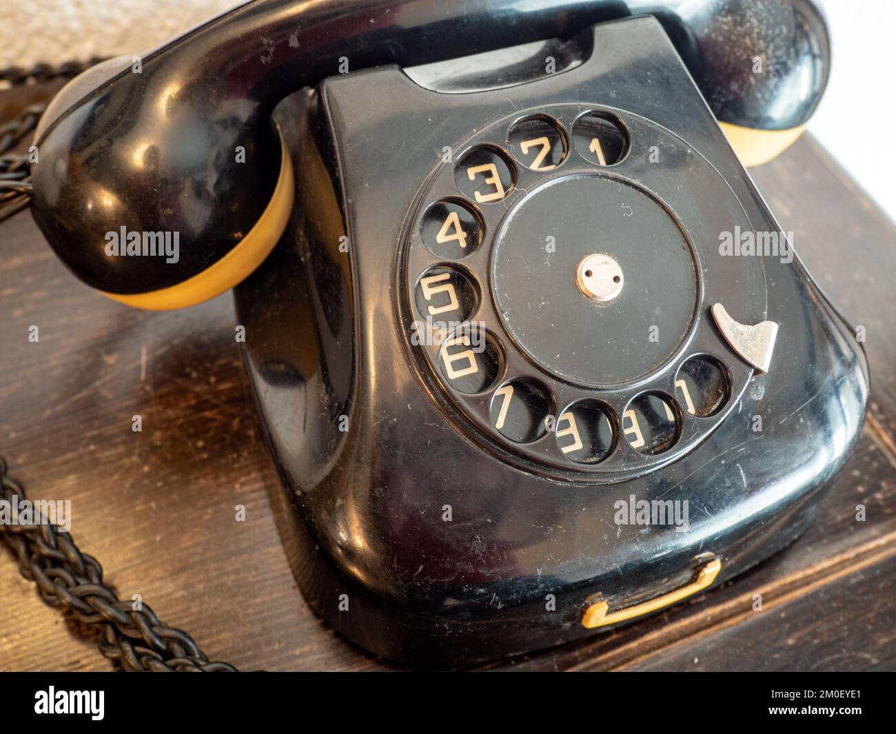 old dial desk phone Stock Photo - Alamy