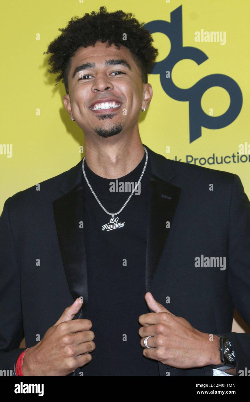 Beverly Hills, CA. 4th Dec, 2022. Kris London at arrivals for 2022 ...