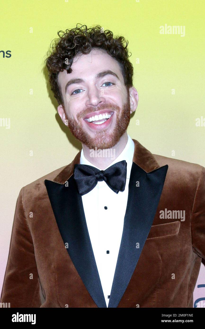 Beverly Hills, CA. 4th Dec, 2022. Josh Helfgott at arrivals for 2022 ...