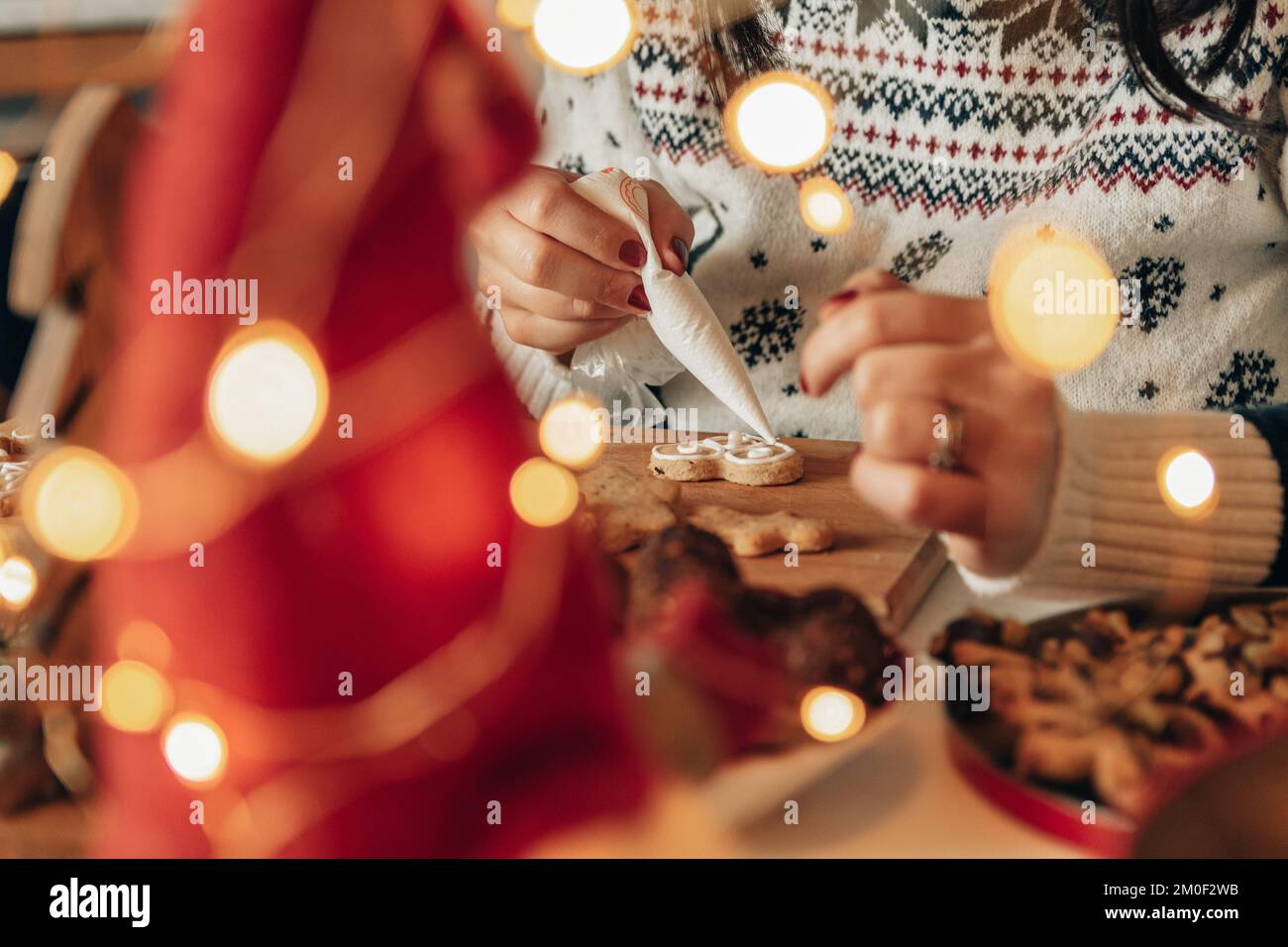 Royal icing piping hi-res stock photography and images - Alamy