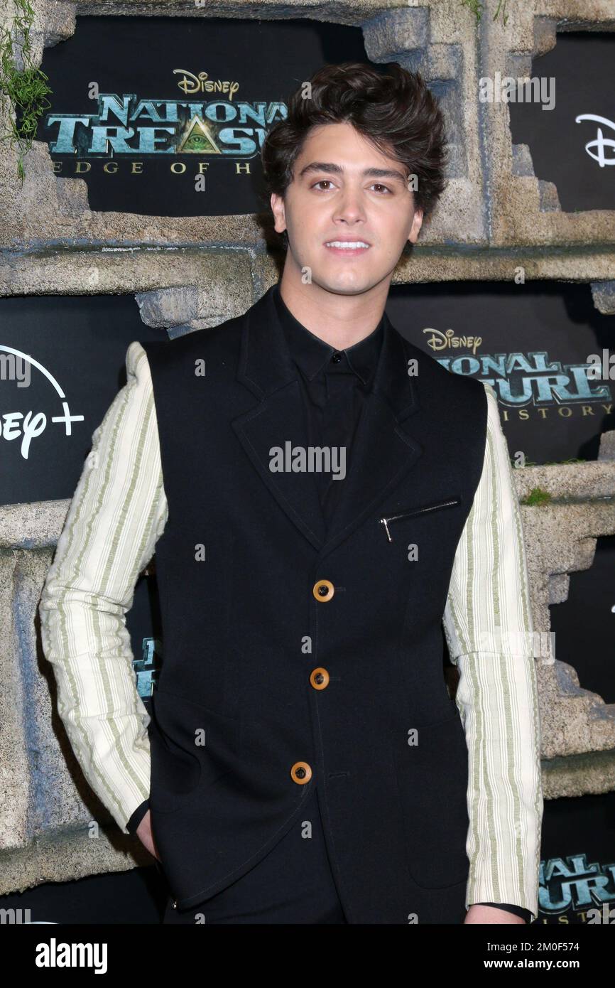 Los Angeles, CA. 5th Dec, 2022. Antonio Cipriano at arrivals for ...