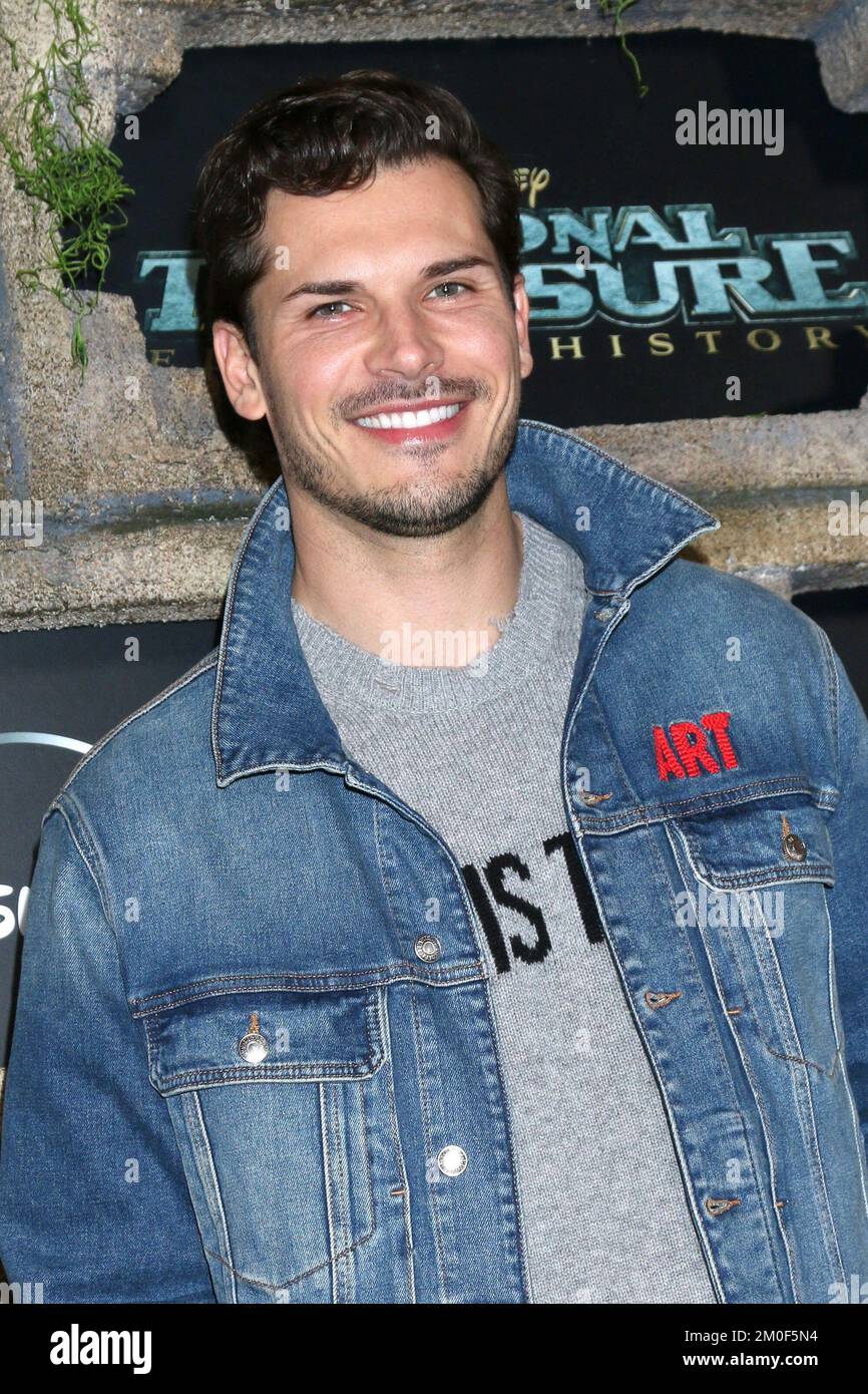Los Angeles, CA. 5th Dec, 2022. Gleb Savchenko at arrivals for NATIONAL ...