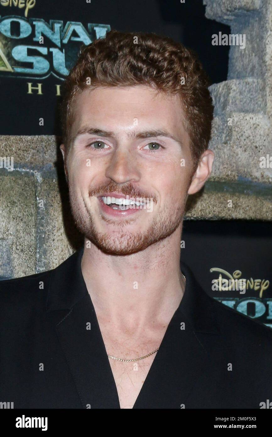 Los Angeles, CA. 5th Dec, 2022. Jake Austin Walker at arrivals for ...