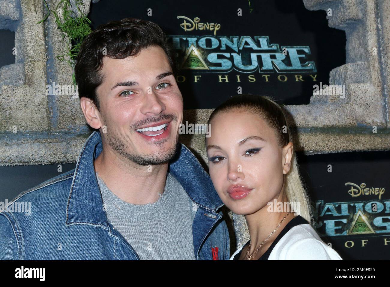 LOS ANGELES - DEC 5: Gleb Savchenko, Elena Belle at the National ...