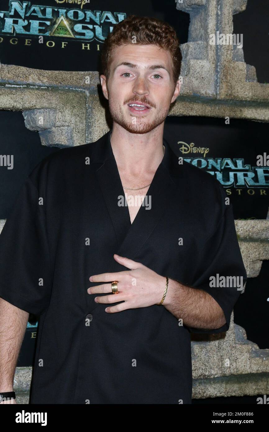 LOS ANGELES - DEC 5: Jake Austin Walker at the National Treasure - Edge ...