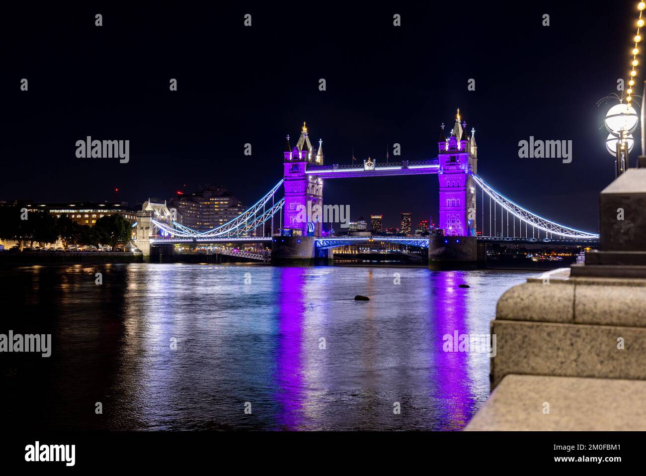 Famous London bridge over the river Thames the Tower Bridge in broad ...