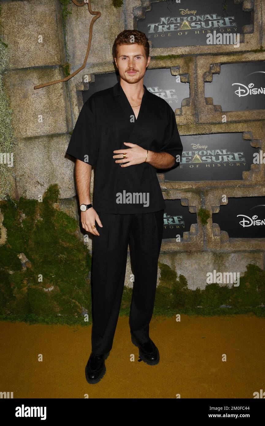 Hollywood, California, USA. 05th Dec, 2022. Jake Austin Walker attends ...