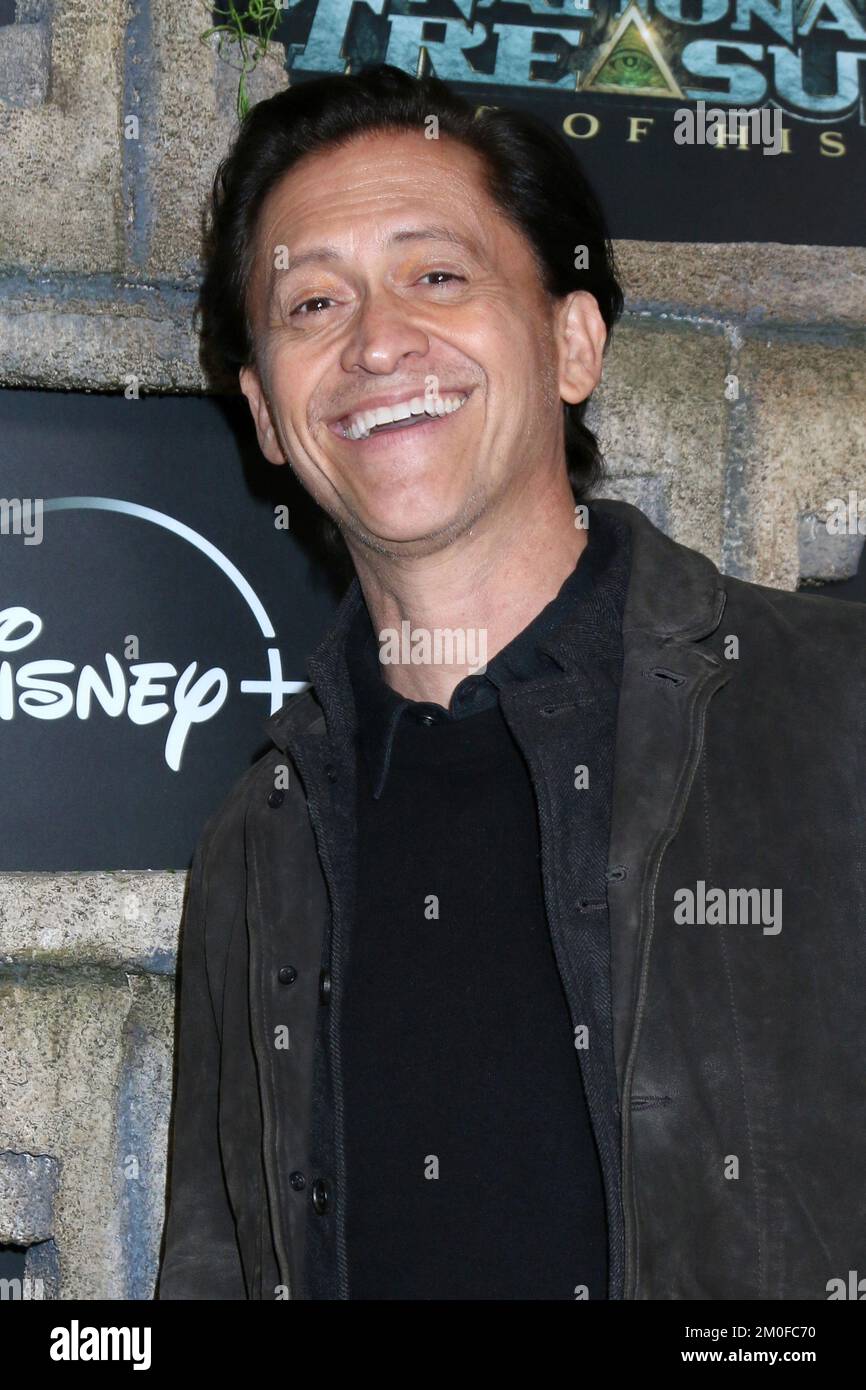 December 31, 2000, Los Angeles, CA, USA: LOS ANGELES - DEC 5: Clifton ...