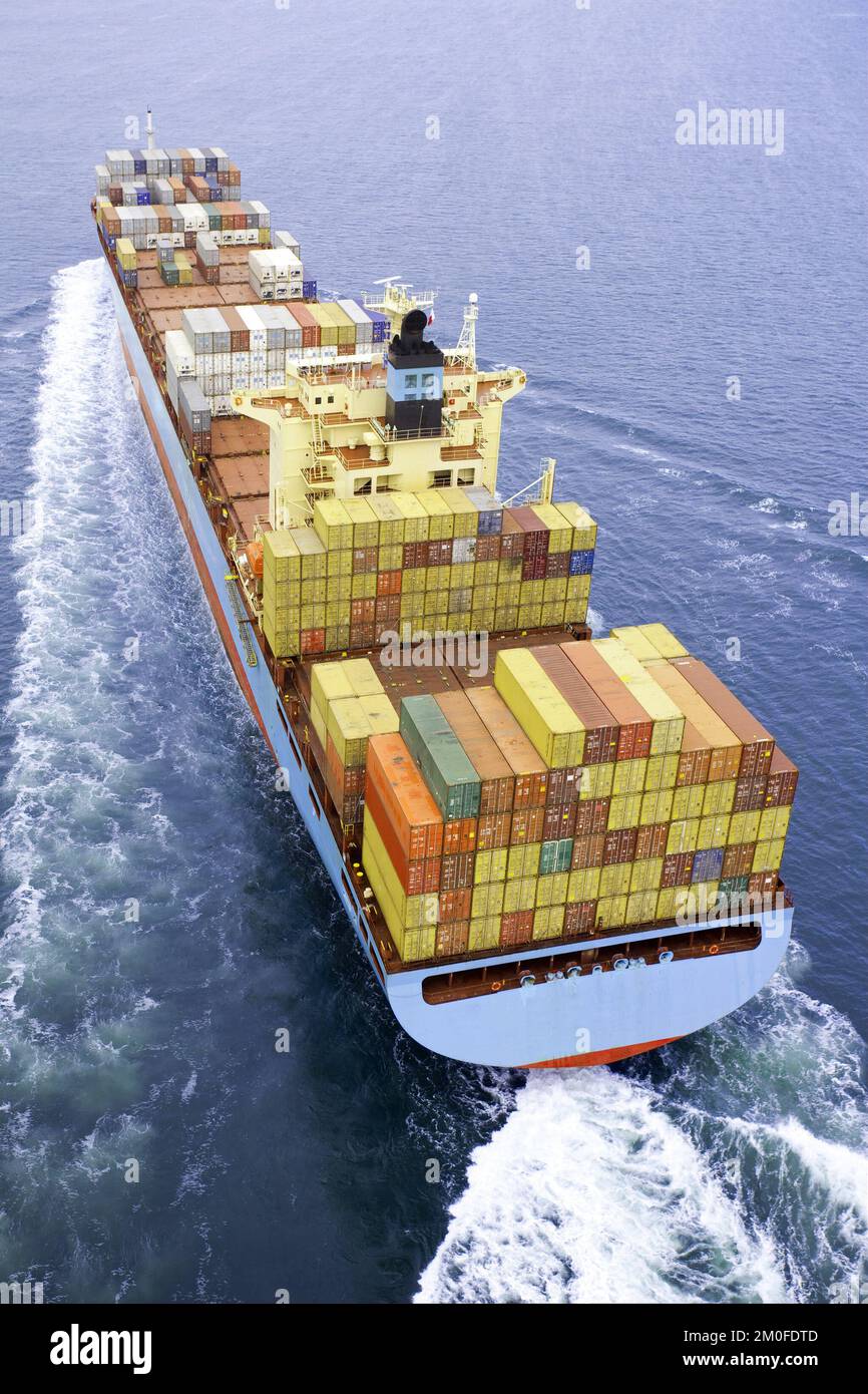 Container ship underway at sea Stock Photo - Alamy
