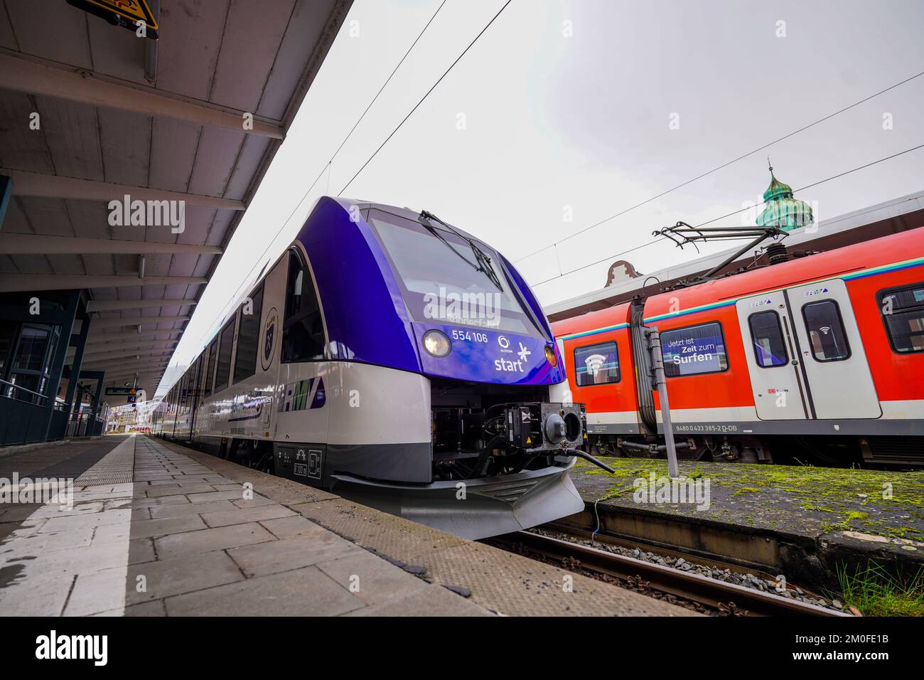 PRODUCTION - 06 December 2022, Hessen, Frankfurt/Main: The "hydrogen ...