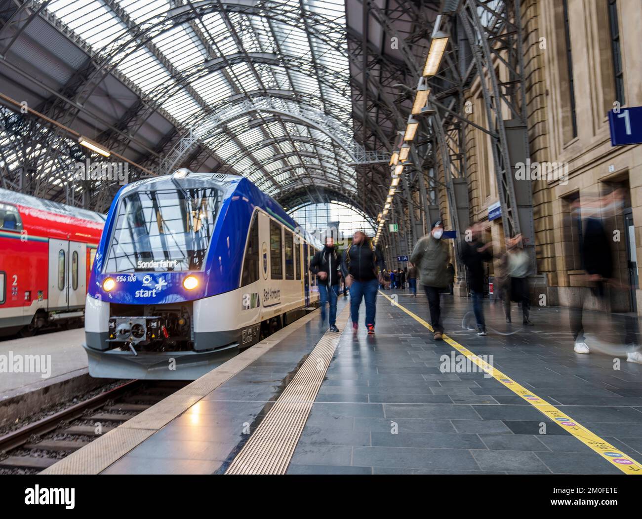 PRODUCTION - 06 December 2022, Hessen, Frankfurt/Main: The hydrogen ...