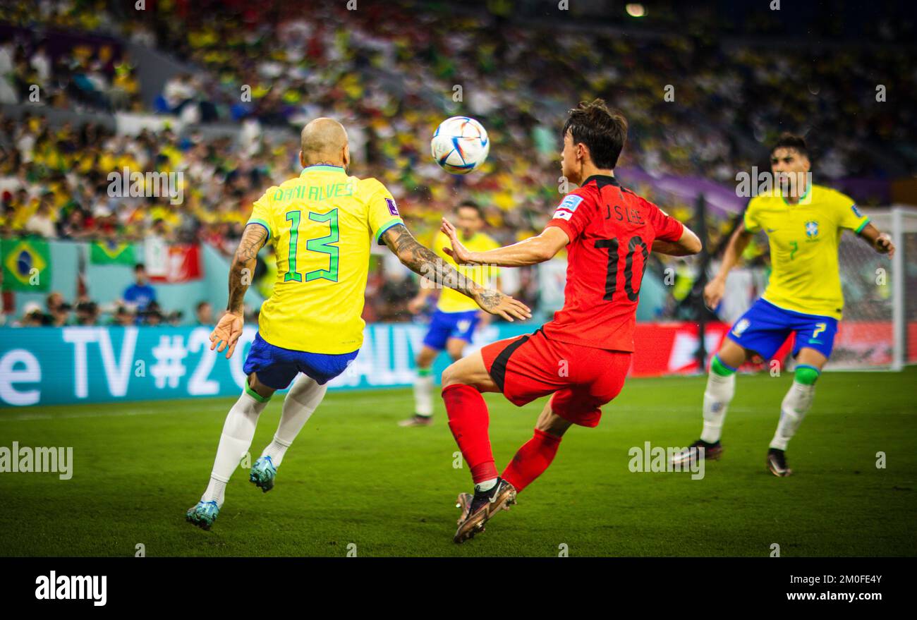 Doha Qatar 5th Dec 2022 Dani Alves Brasilien Jae Sung Lee Korea