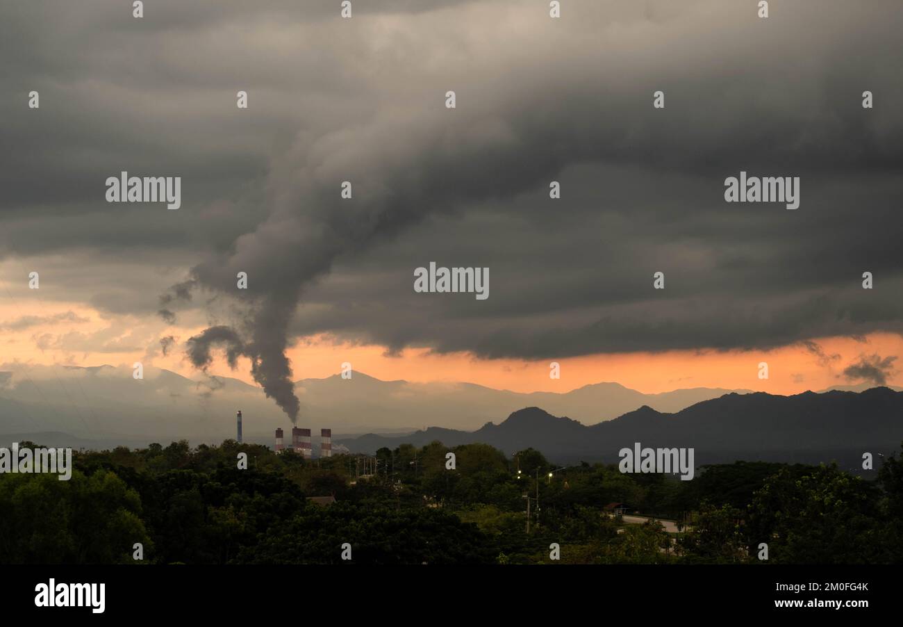 Coal burning facility hi-res stock photography and images - Alamy