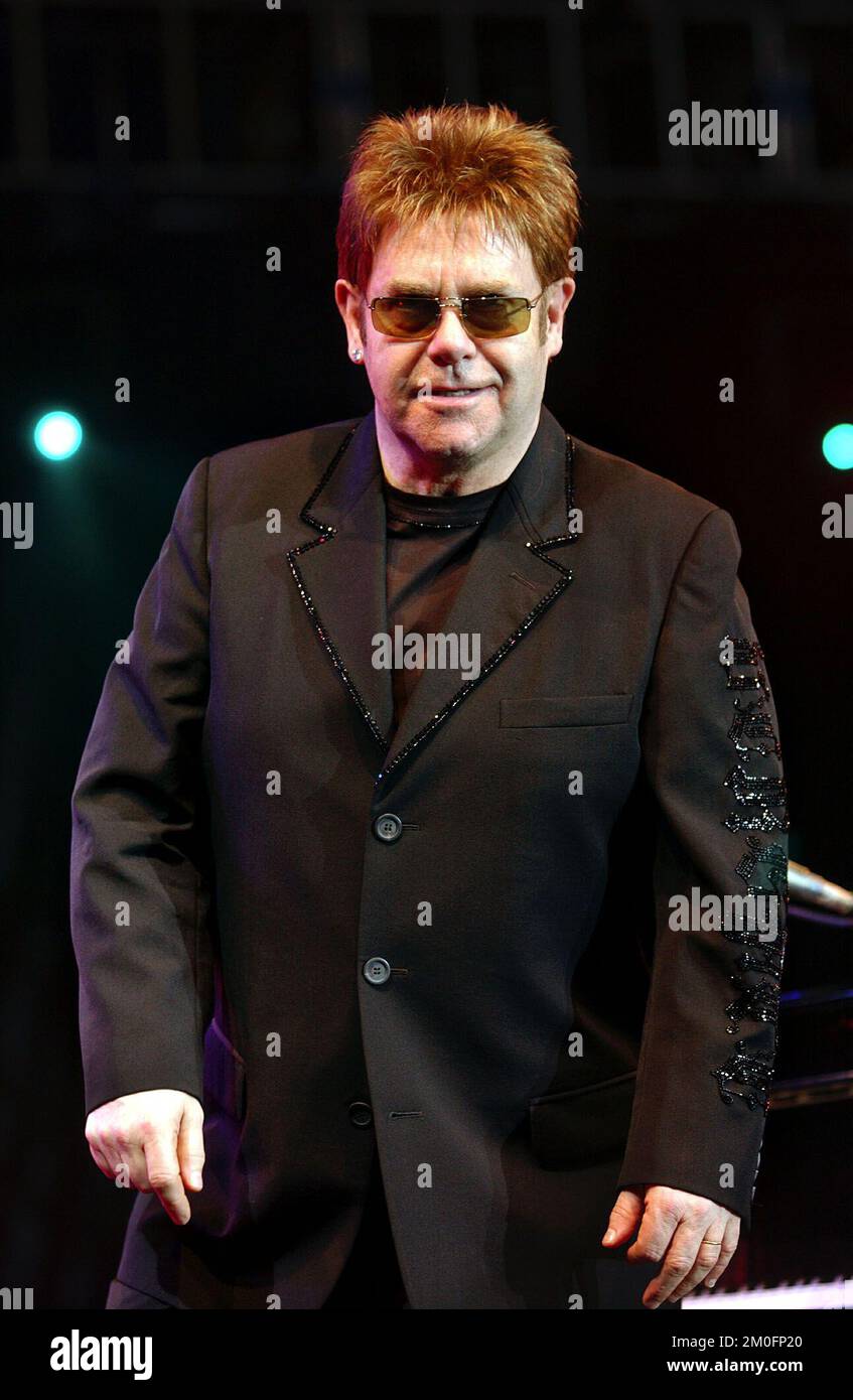 Sir Elton John played in the small village of Horsens for 4600 fans ...