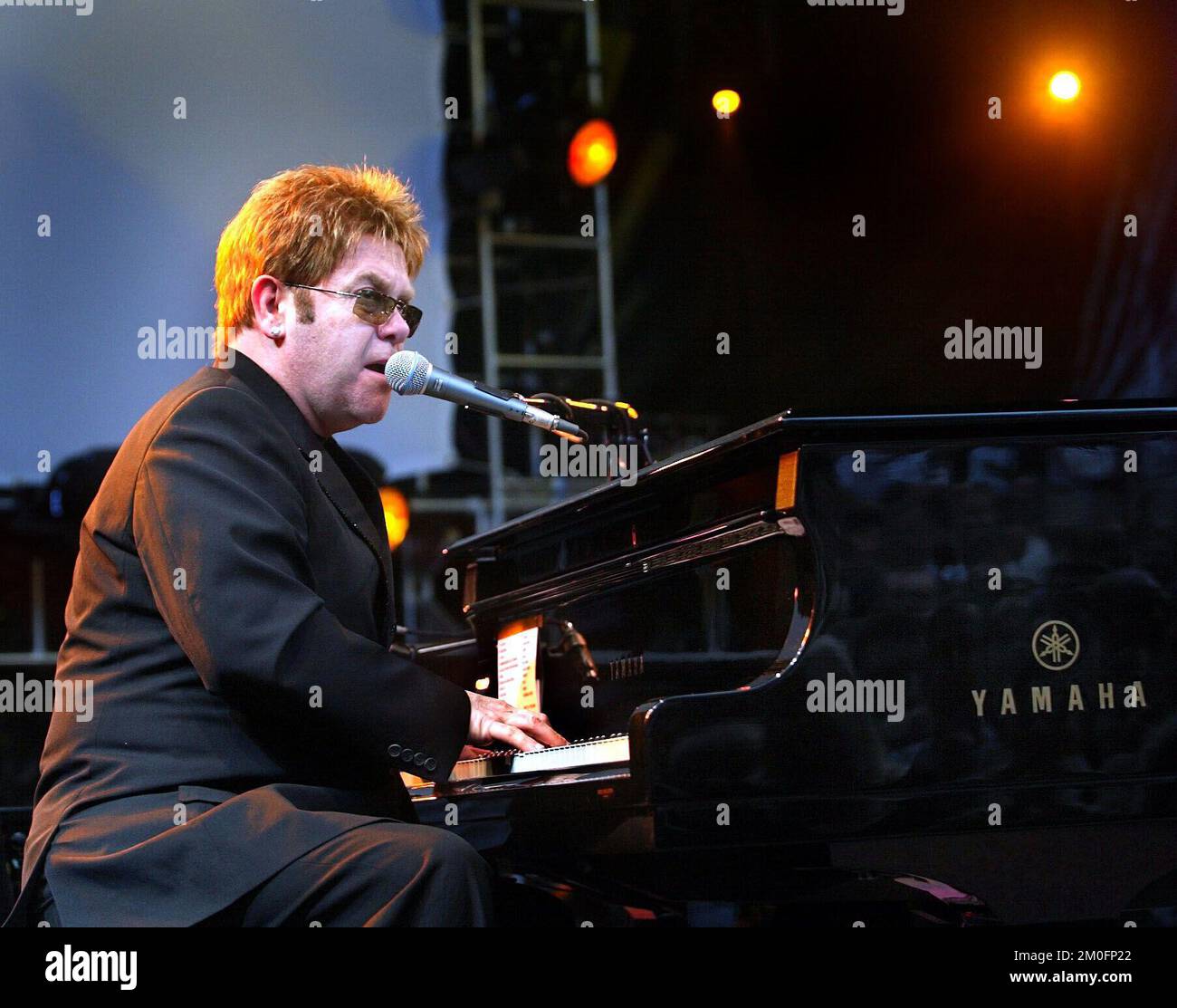 Sir Elton John played in the small village of Horsens for 4600 fans ...