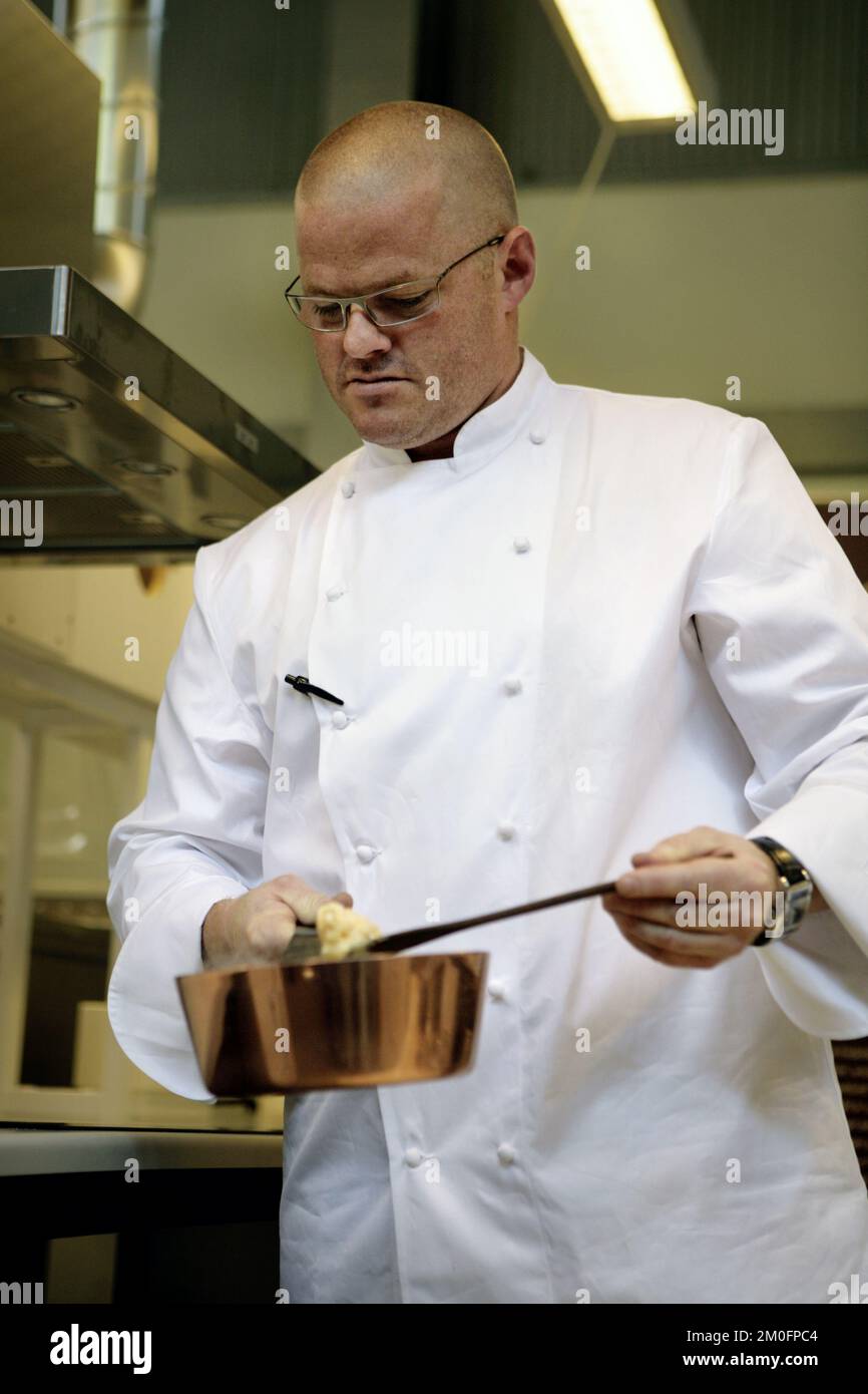 Heston blumenthal cooking hi-res stock photography and images - Alamy