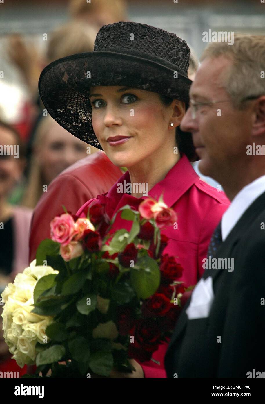 The newly-wed royal couple of Denmark, Crown Princess Mary and Crown ...