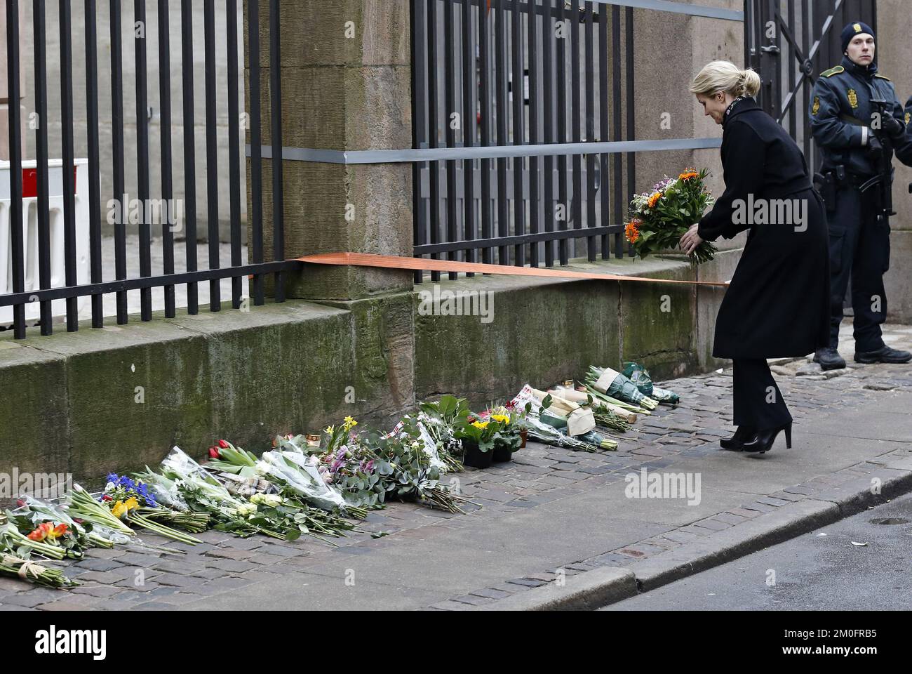Prime Minister Helle Thorning-Schmidt in front of the synagogue in ...