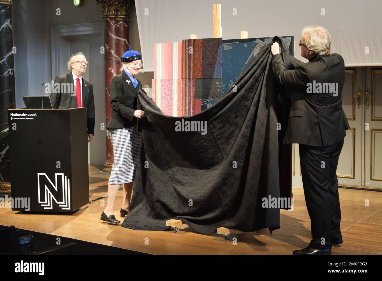 Queen and artist Lars Physant publish the painting , on Tuesday ...