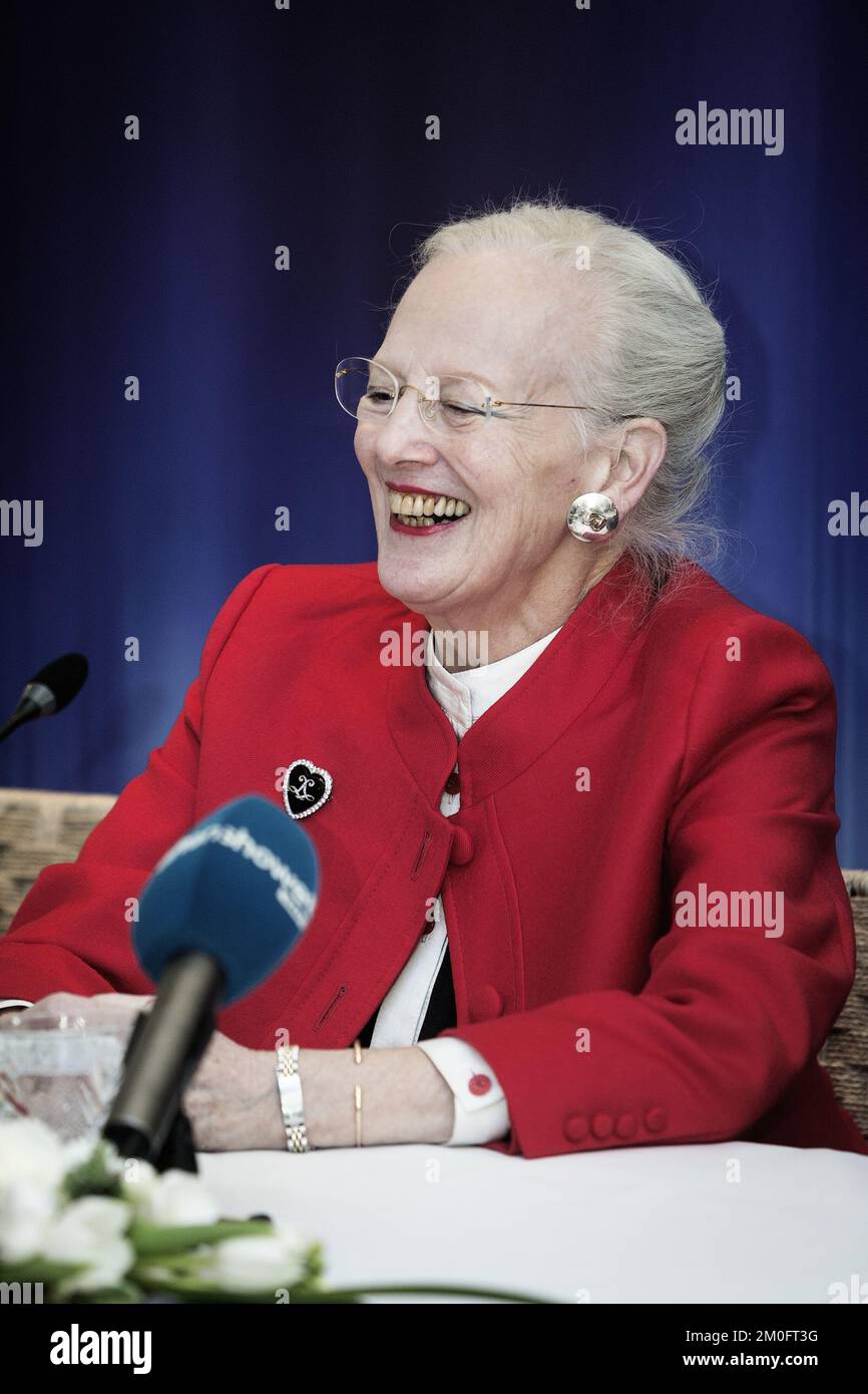 000 years old fairy tale of cinderella hi-res stock photography and ...