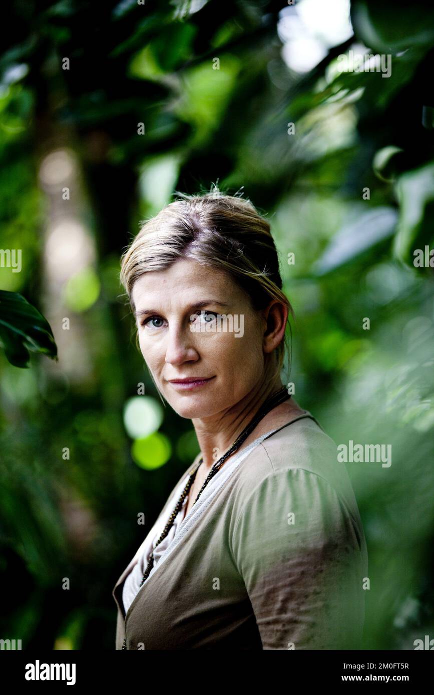 Big game hunter natasha illum berg hi-res stock photography and images ...