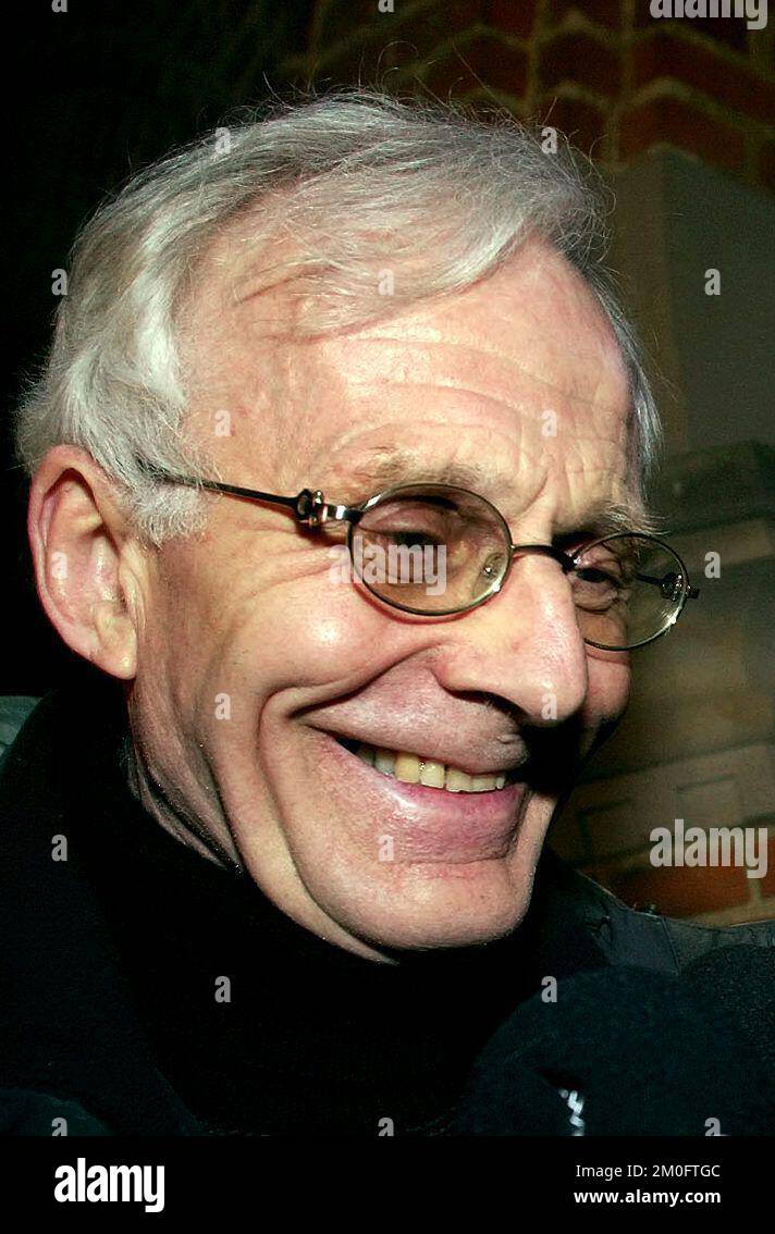 Leaves his court hi-res stock photography and images - Alamy