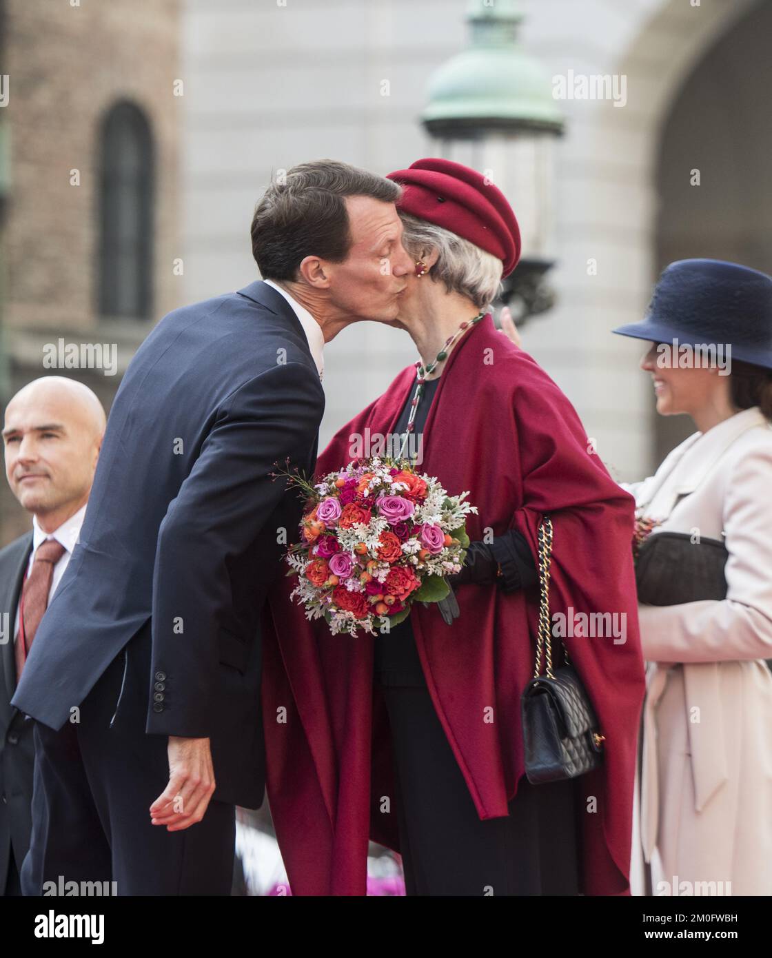 Dronning Margrethe, kronprins Frederik, kronprinsesse Mary, prins ...