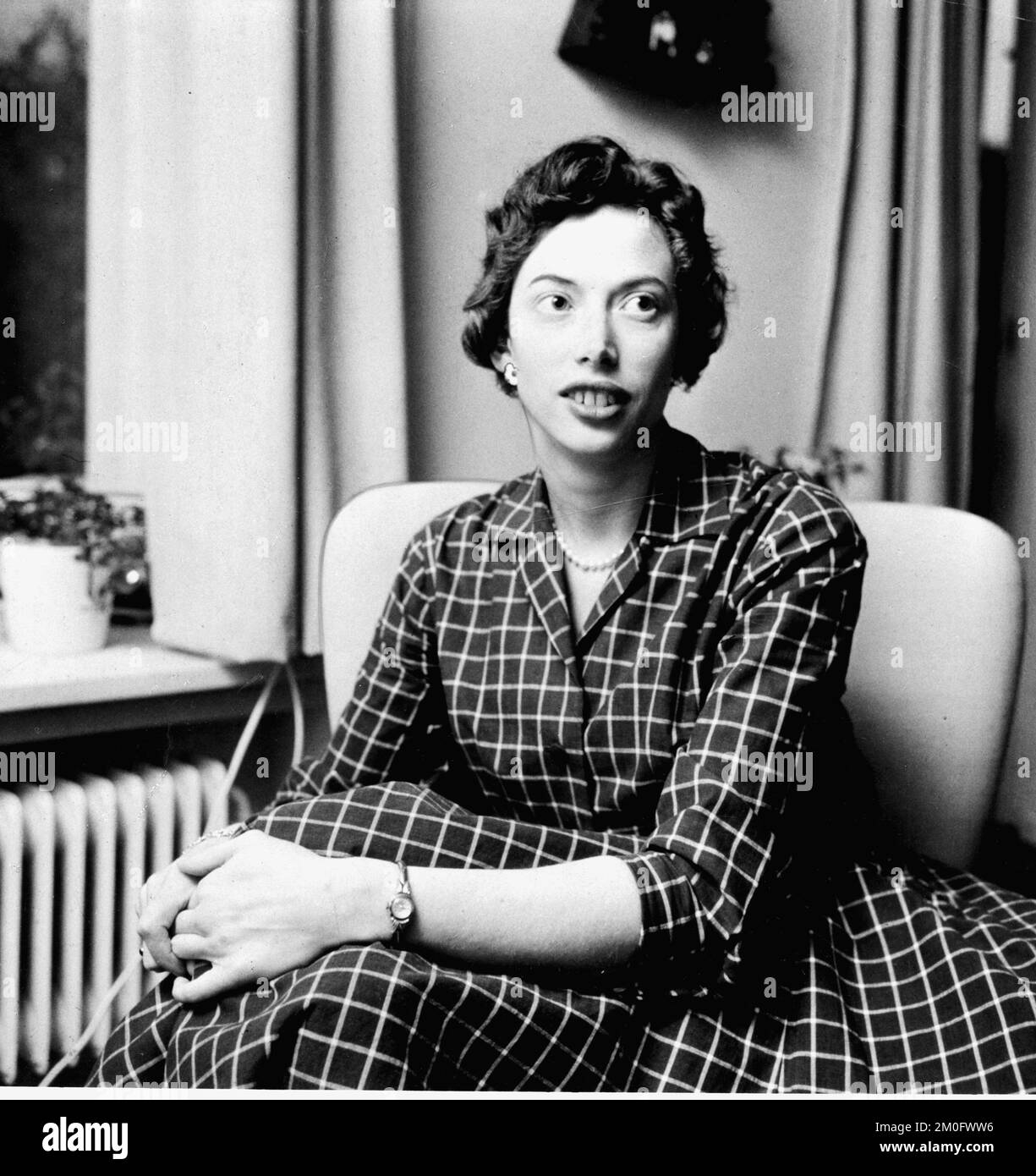 Princess elisabeth poses for a photography on may 12 hi-res stock ...