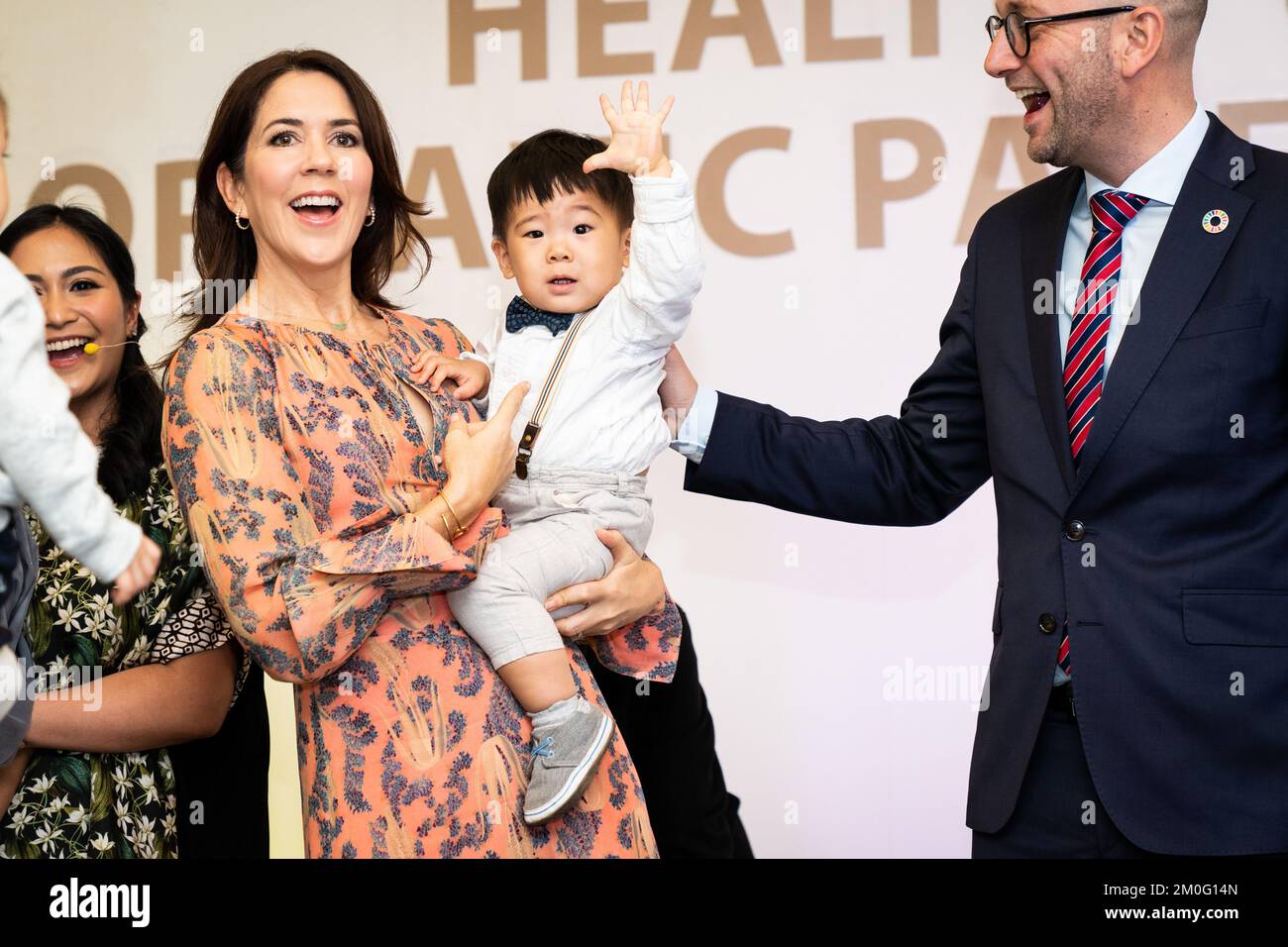 Cara tengker and ellyse sinsilia hi-res stock photography and images ...