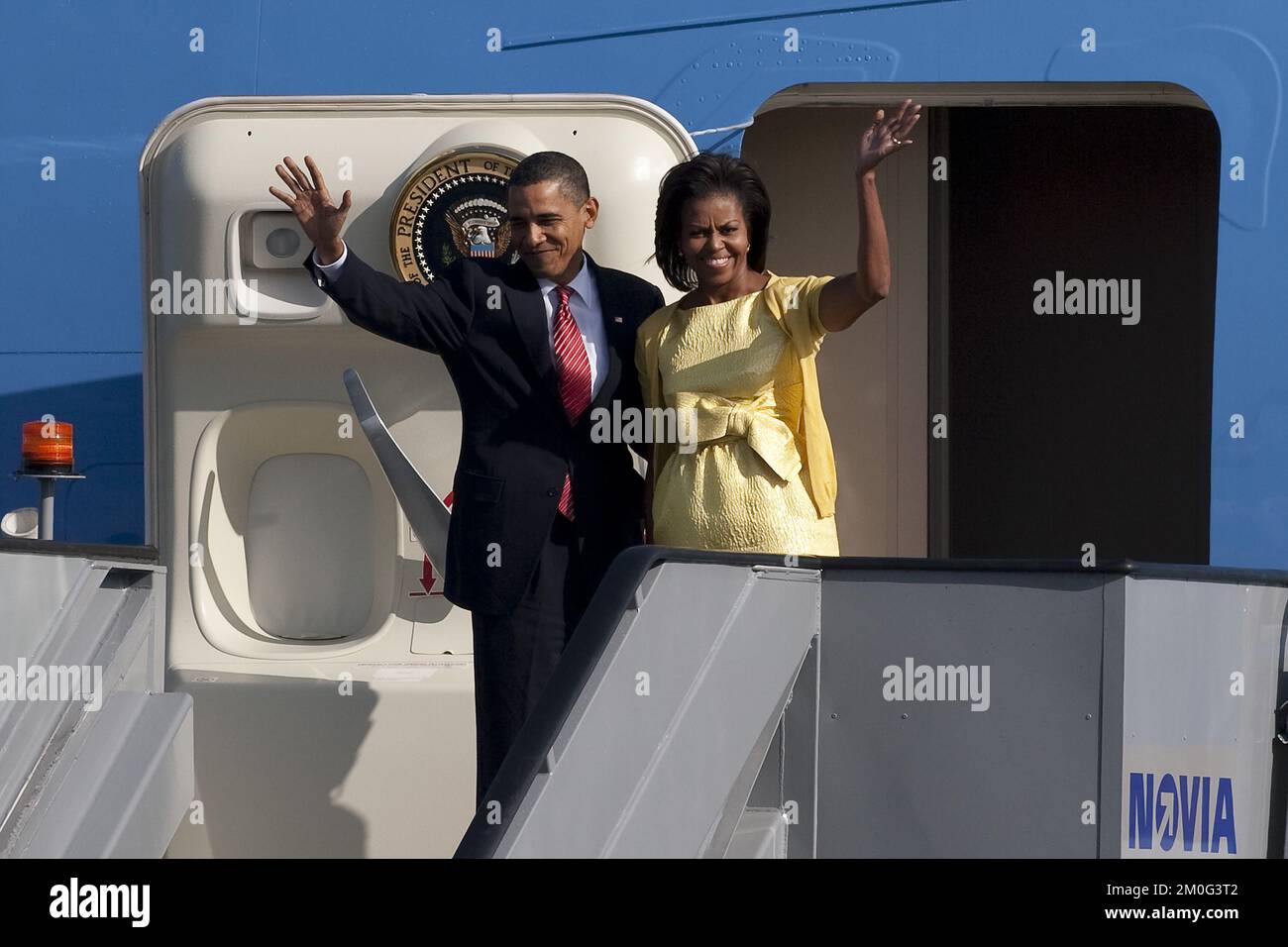 President obama the first lady michelle obama leave copenhagen hi-res ...