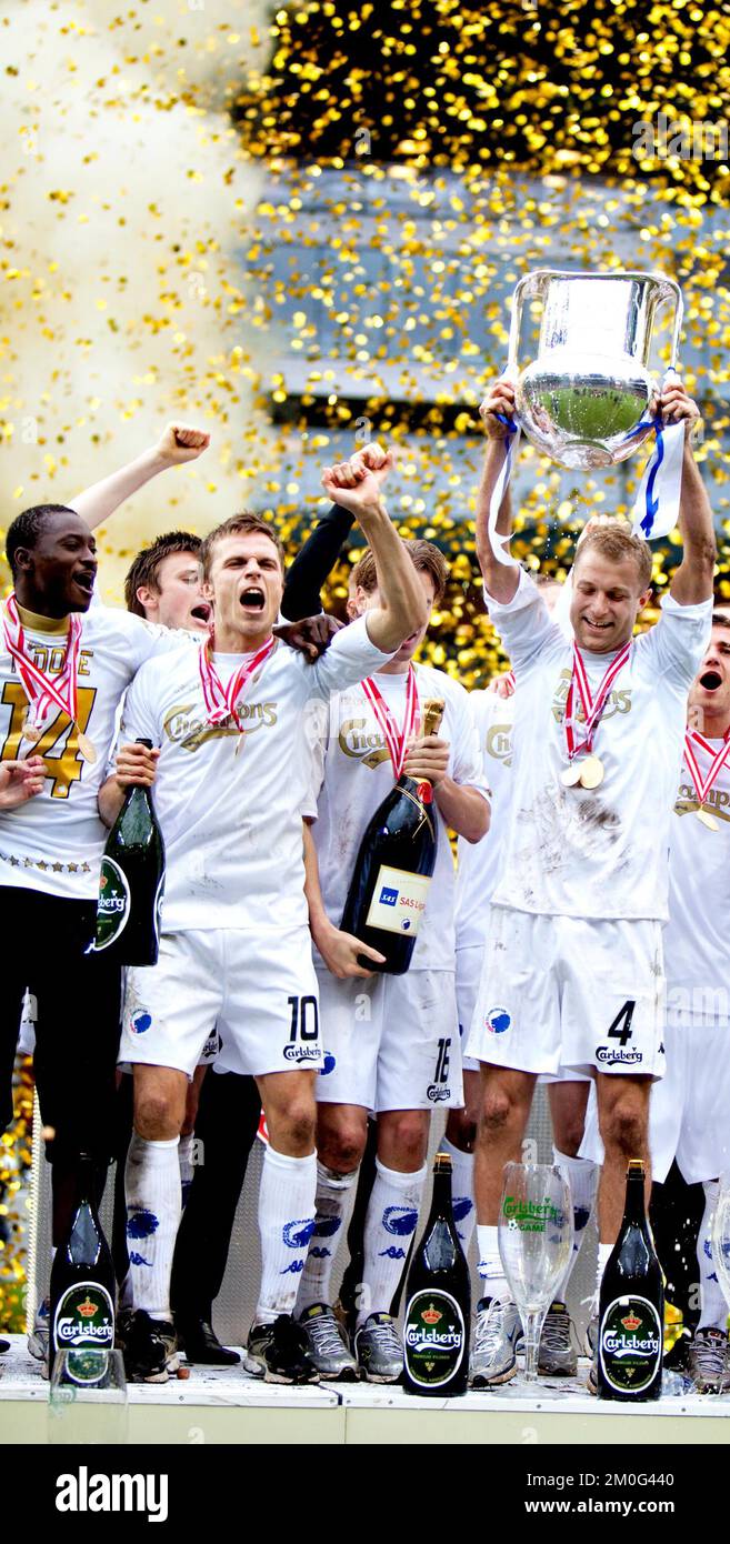 FC Copenhagen players celebrate winning the Danish SAS-Ligaen after ...