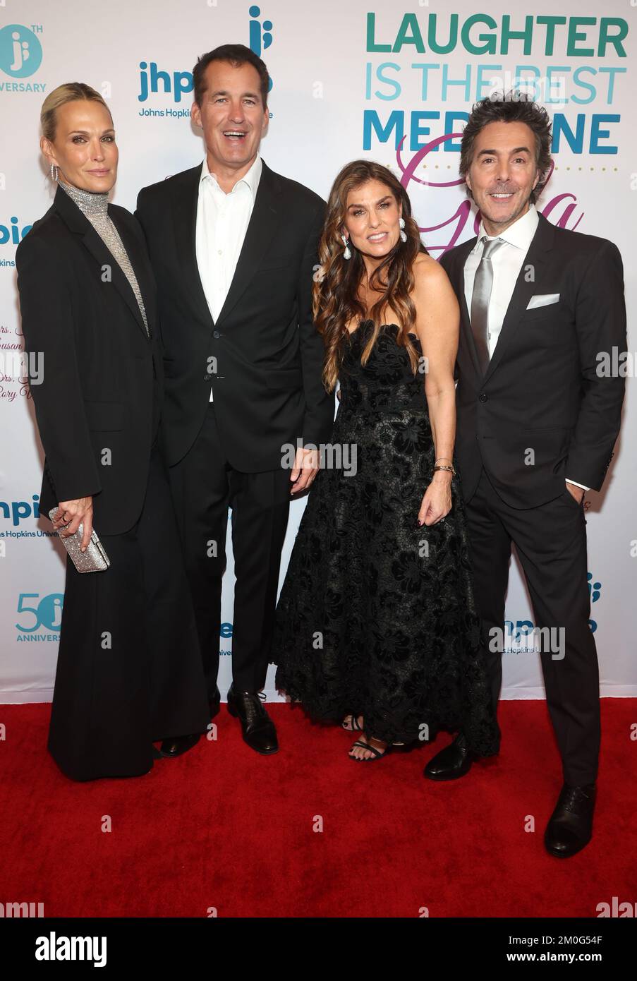 5 December 2022 -Beverly Hills, California - Molly Sims, Scott Stuber ...