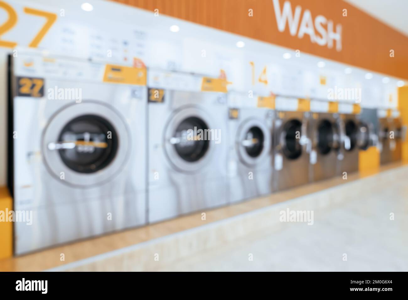 Empty laundrette laundromat hi-res stock photography and images - Alamy