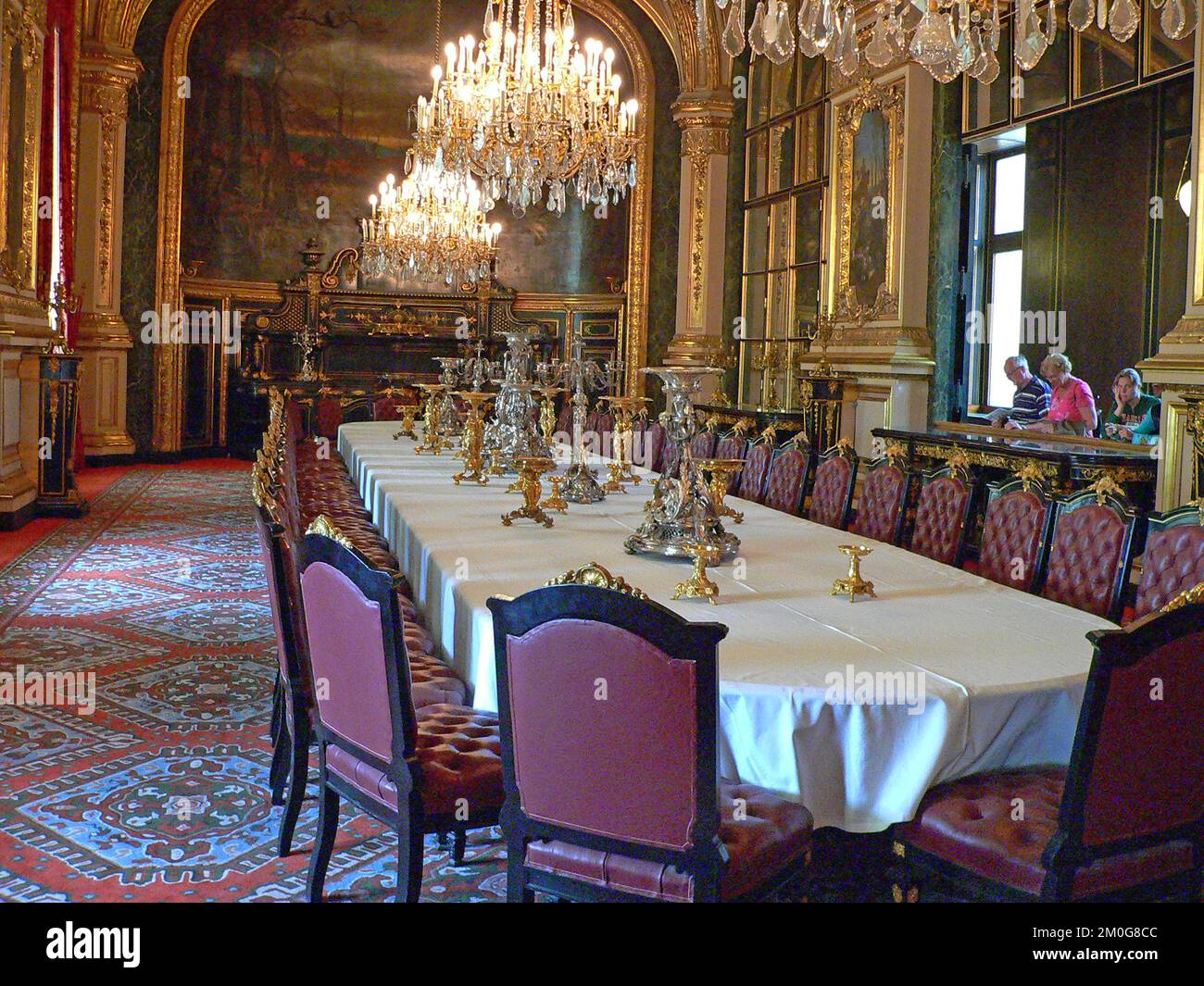 Table paris royal palace hi-res stock photography and images - Alamy