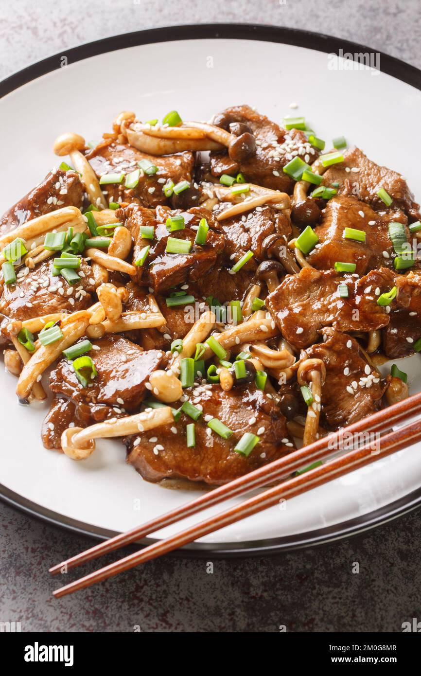 Teriyaki sauce sesame seeds hi-res stock photography and images - Alamy