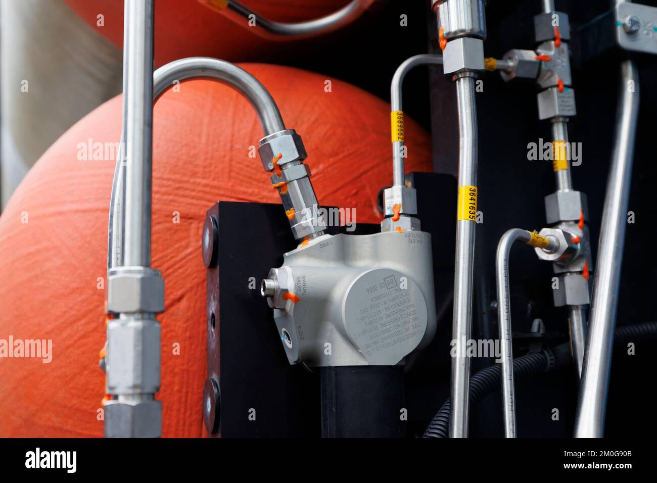 Stuttgart, Germany. 06th Dec, 2022. A hydrogen tank with connections ...