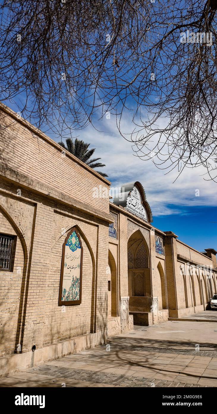 A Shiraz street near Zinatolmolok house in Iran Stock Photo - Alamy