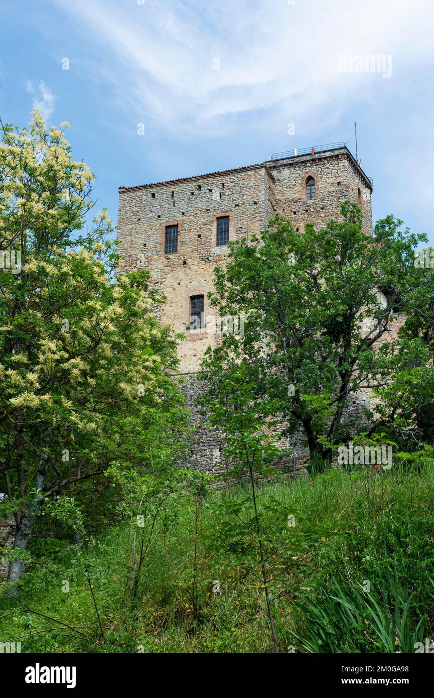 dal verme castle, zavattarello, italy Stock Photo - Alamy