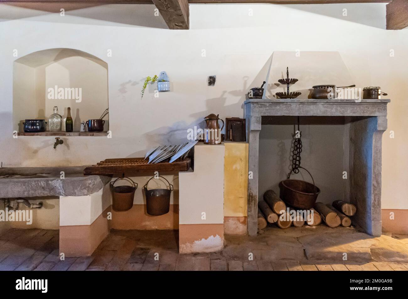 dal verme castle: kitchen, zavattarello, italy Stock Photo - Alamy