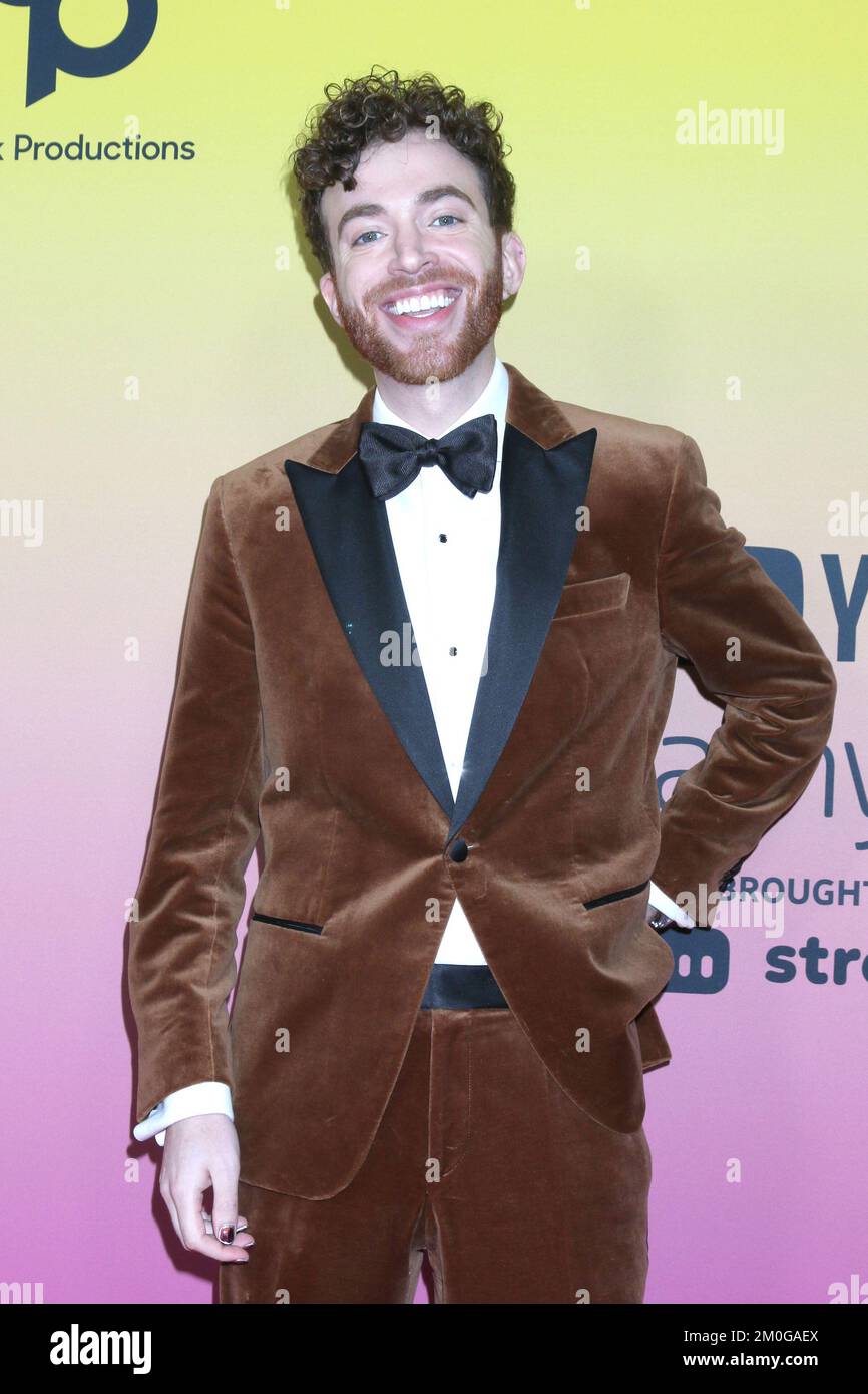 LOS ANGELES - DEC 4: Josh Helfgott at the 2022 Streamy Awards at ...