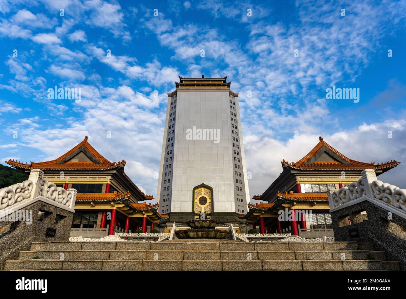 True dragon temple hi-res stock photography and images - Alamy
