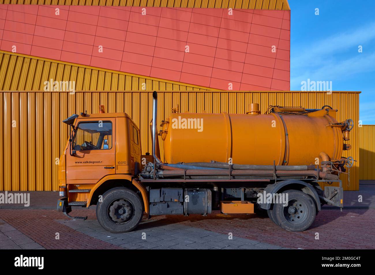 Jet Vacuum drain cleaning truck Stock Photo - Alamy