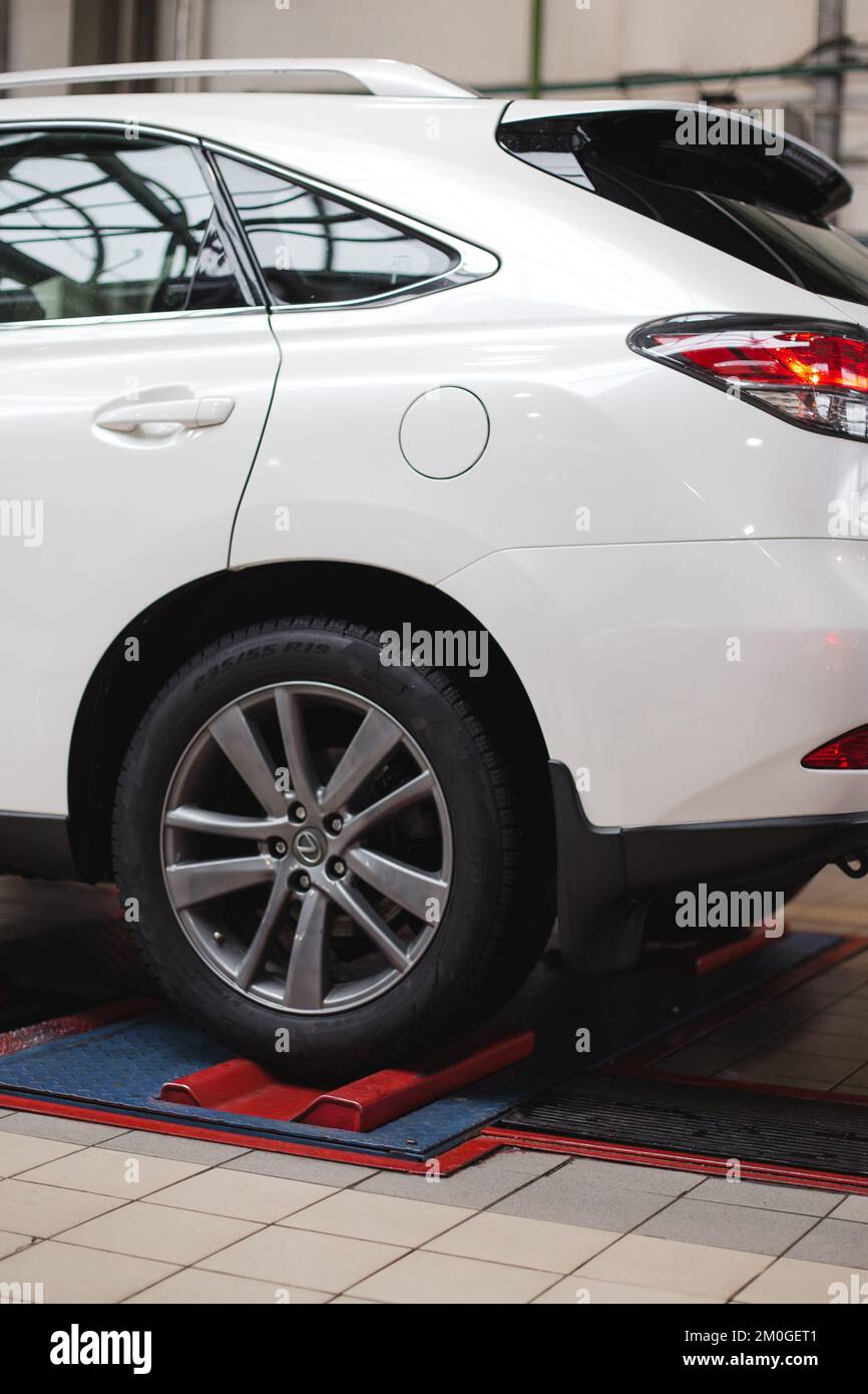 Checking car hi-res stock photography and images - Alamy