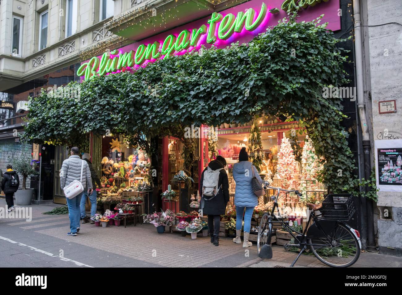 flower shop Blumengarten on Venloer street, Cologne, Germany ...