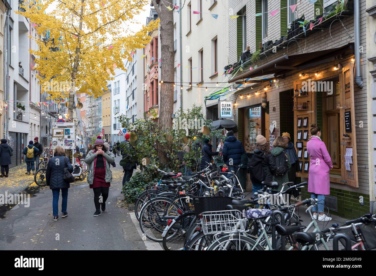 Kaffeefenster hi-res stock photography and images - Alamy