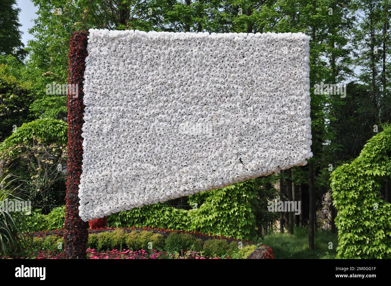 Ivory wall hi-res stock photography and images - Alamy